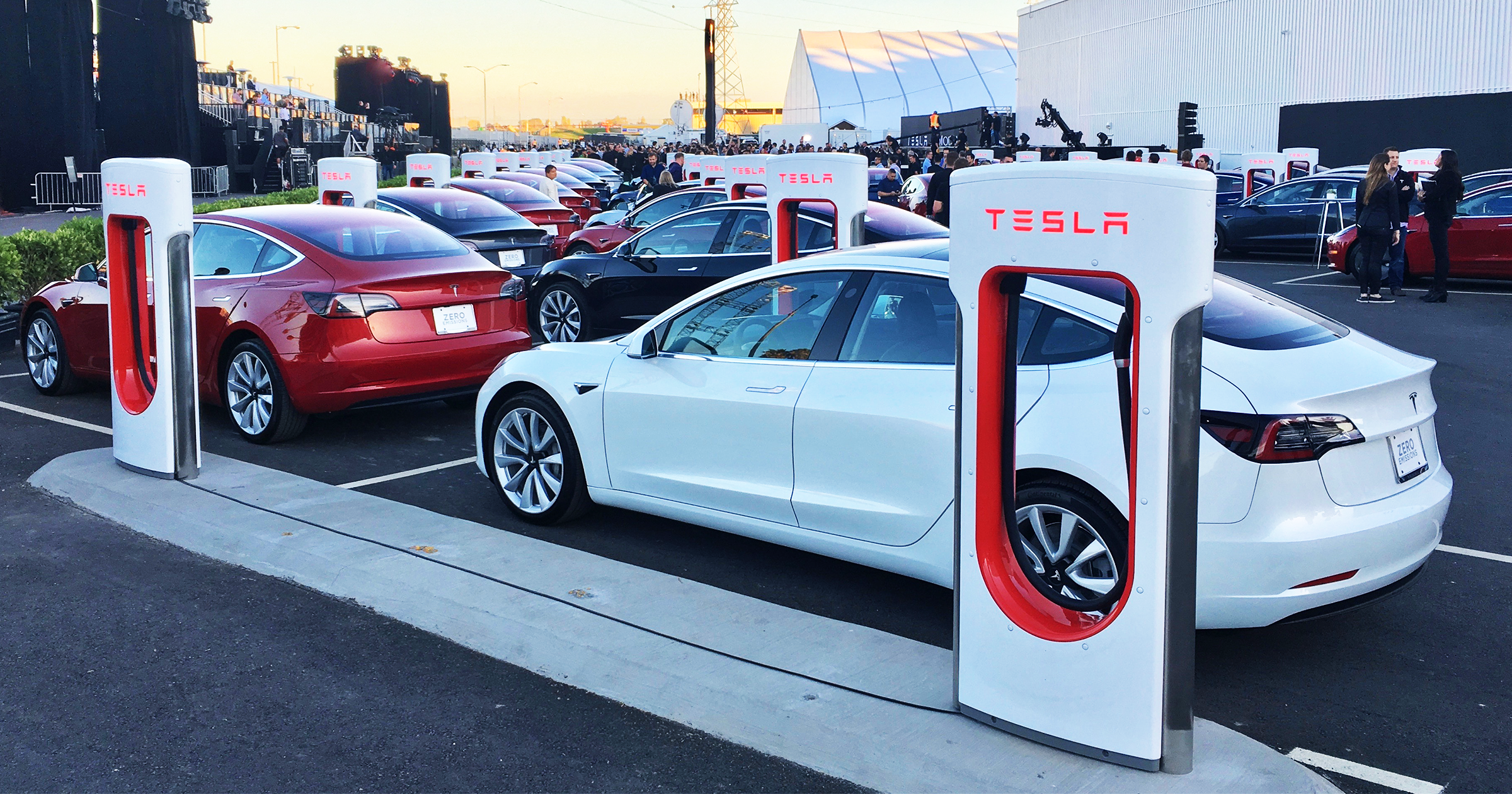 Tesla Just Dropped "Full Self-Driving" Mode From the Model 3