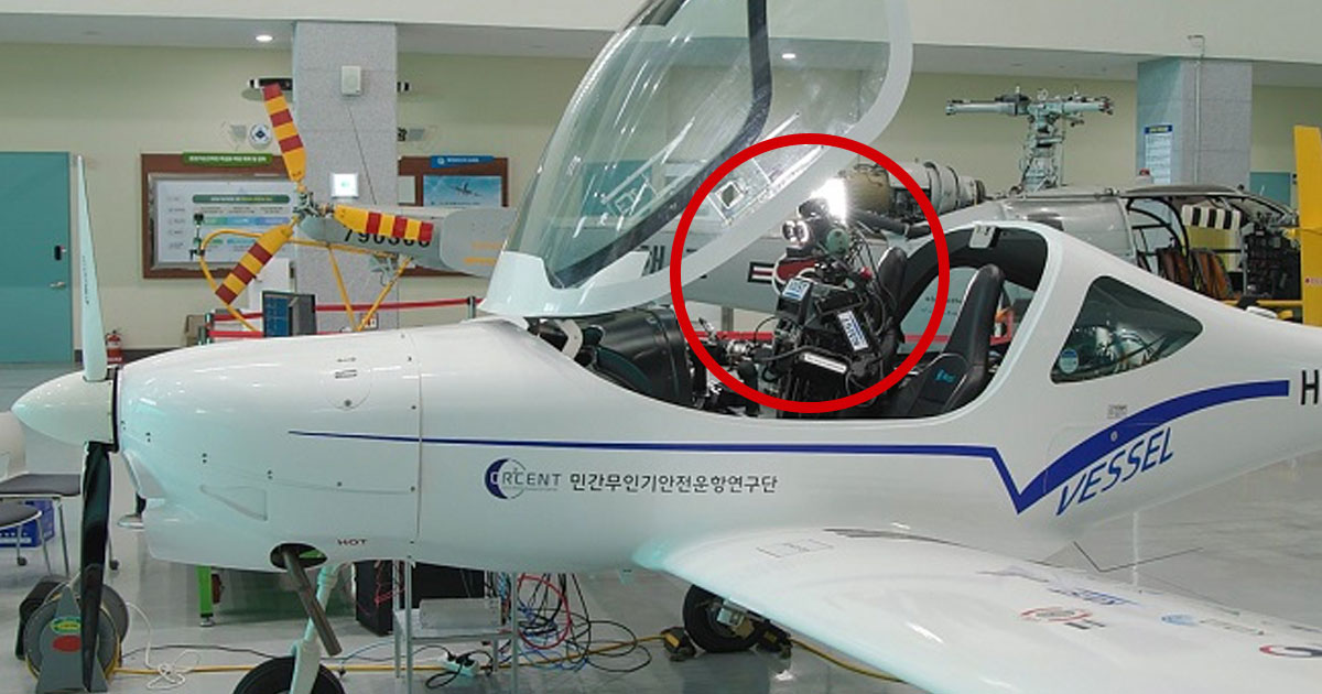 Scientists Build Humanoid Robot That Can Pilot a Plane