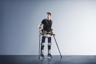 The Phoenix: The $40,000 Robot Exoskeleton That Lets The Paralyzed Walk ...