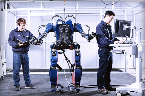 The Phoenix: The $40,000 Robot Exoskeleton That Lets The Paralyzed Walk ...