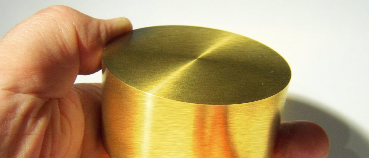 Titanium-Gold Alloy: Physicists Combine Gold with Titanium And ...