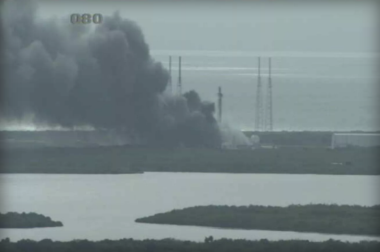 SpaceX: A Falcon 9 Rocket Just Exploded at Cape Canaveral