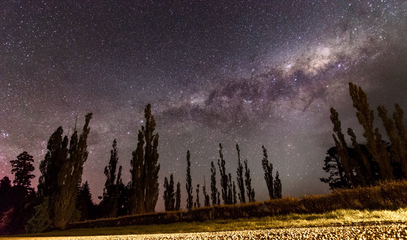 Carl Sagan on How Humanity Would Transform if Aliens Contacted Earth