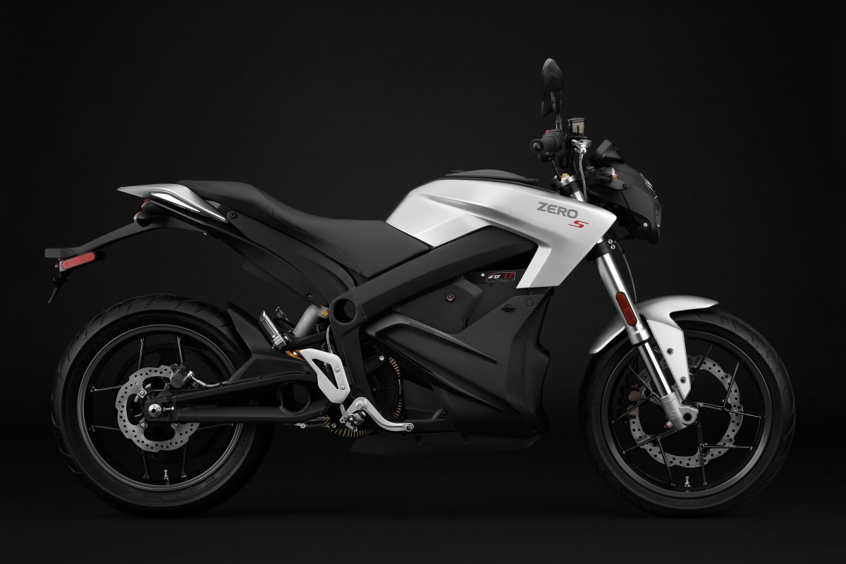 A New Electric Motorcycle Can Go Over 200 Miles and Charges in Under an ...