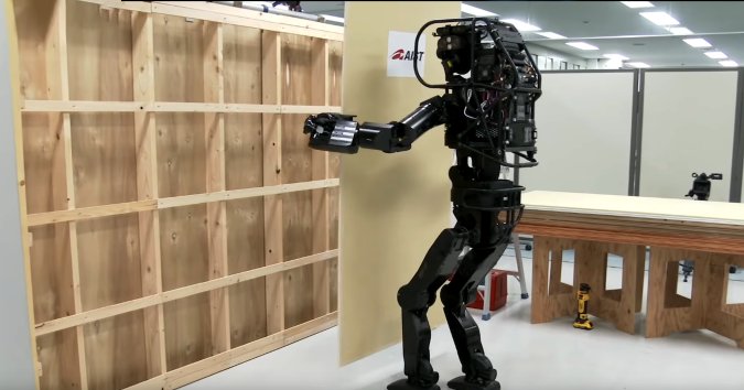 This Humanoid Robot Can (Slowly) Install Drywall All by Itself