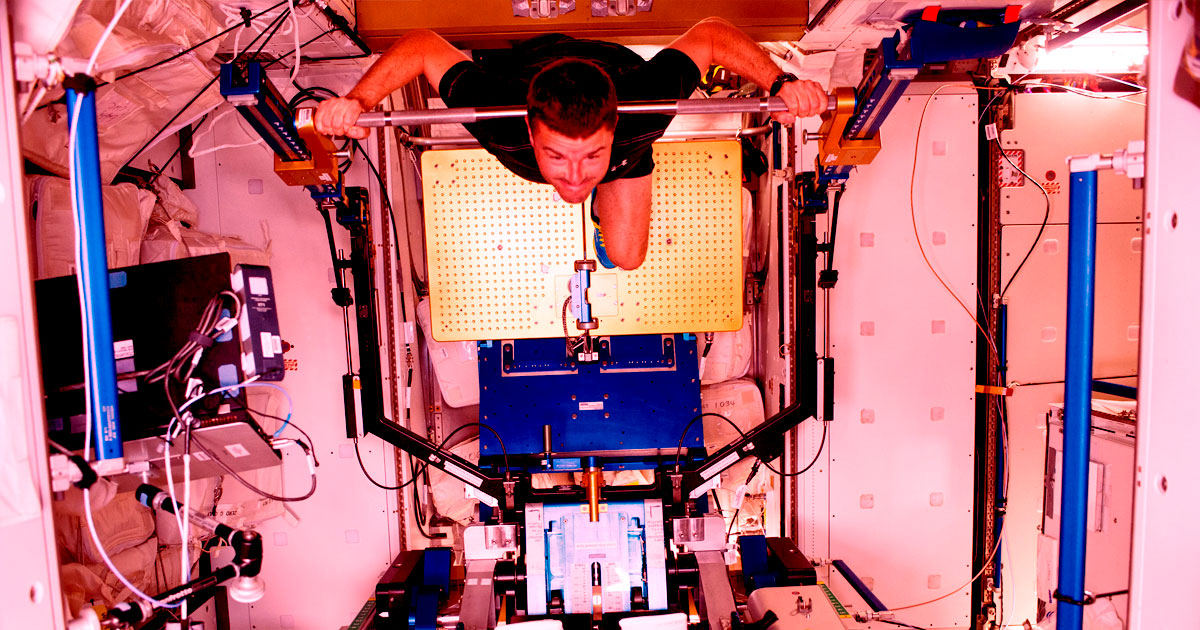 Vibrating Astronauts' Legs Could Keep Their Bones Strong