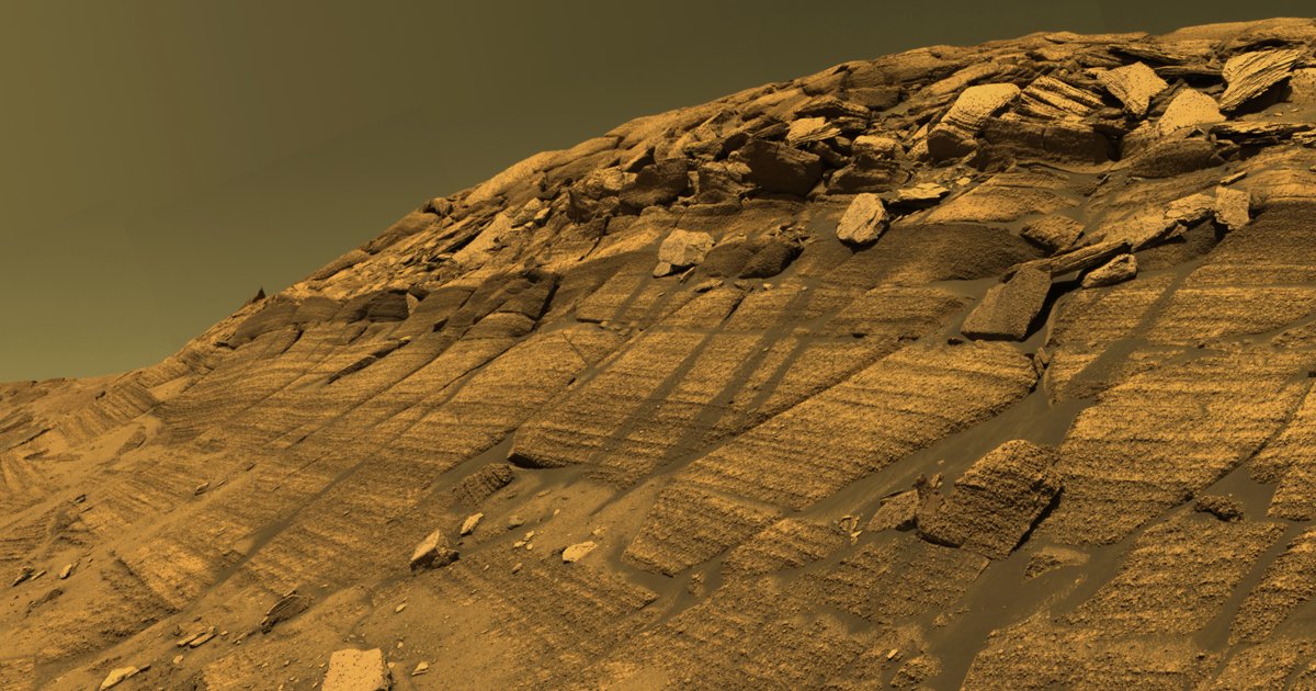 Researchers Detect "Deep Groundwater" on Mars