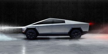 Tesla's "Blade Runner" Cybertruck Is an Absolute Monstrosity