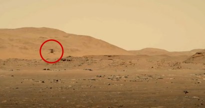 Amazing Video Soars Over Mars' Epic "Labyrinth of Night"
