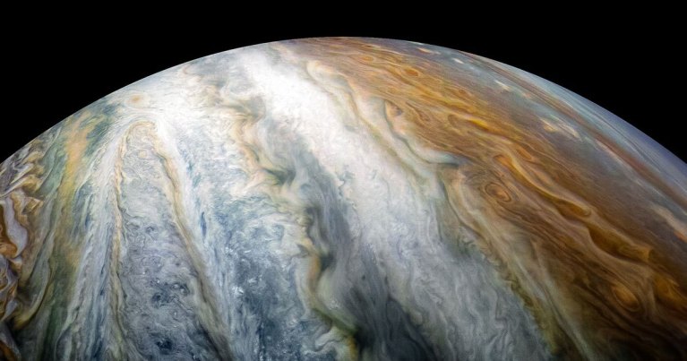 James Webb Observes Mysterious Structures Above Jupiter's Great Red Spot