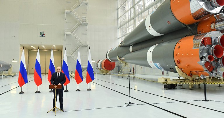 One-Country Space Race? Russia Starts Moon Landing Trials With Plans to ...