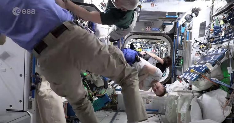 Amazing Footage Shows Inside of Space Station When It Fires Its Mighty ...