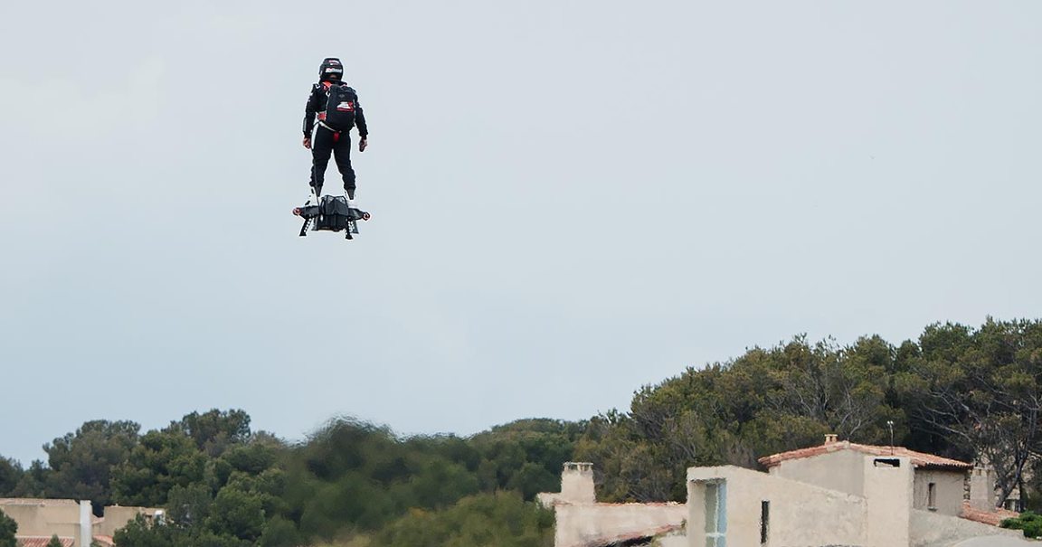 Video Shows Jetpack Inventor Crash Into a Lake