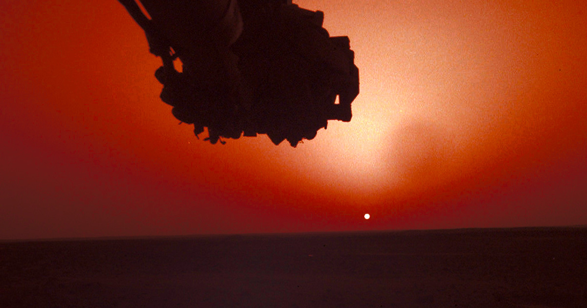 NASA's Mars Lander Refuses to Die Even Though It's Supposed To