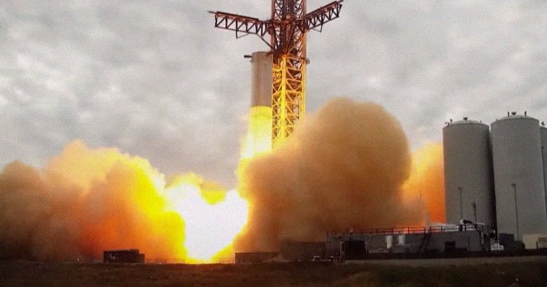 Dramatic Footage Shows SpaceX Starship Exploding After Crashing Into ...