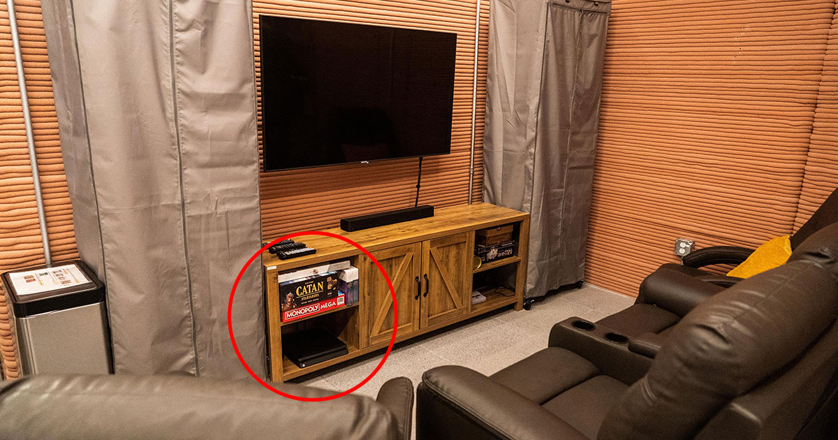 NASA's Simulated Mars Habitat Includes Such Necessities As a PS4 and ...