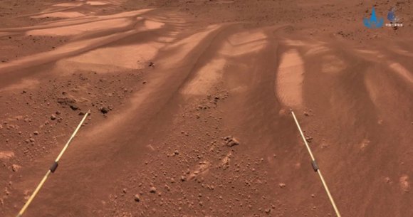 Chinese Rover Finds Evidence of Liquid Water on Mars