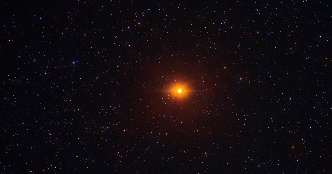If Betelgeuse Explodes, It'll Be So Bright You Could See It During the ...