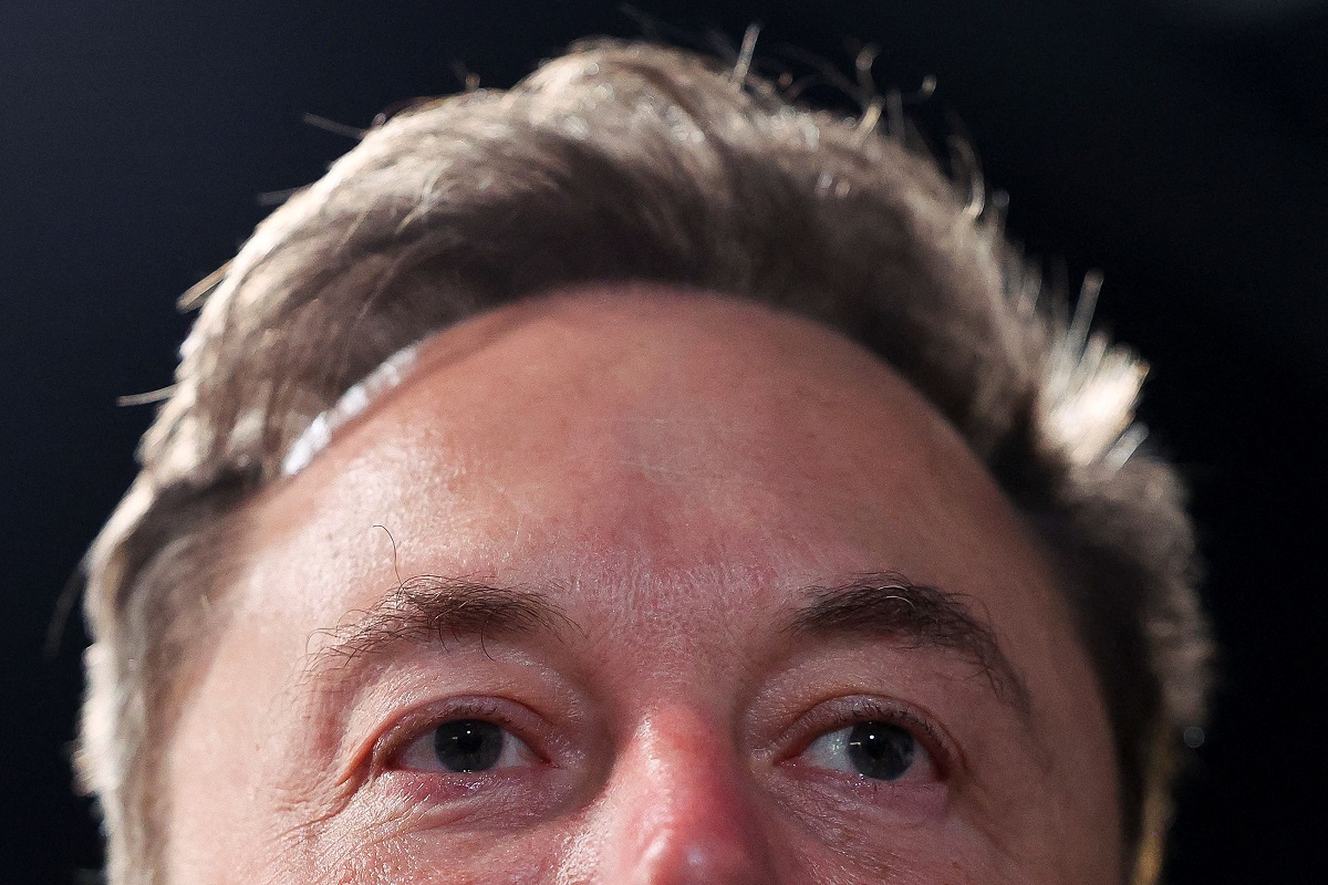 Elon Musk Started Screaming About Zuckerberg Immediately After Signing ...