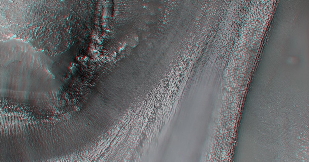 NASA Releases Image of Epic Lines Carved Into Mars' Surface