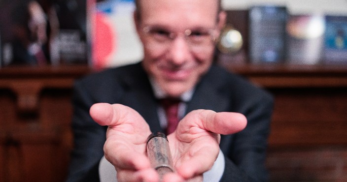 Harvard Scientist Presents New Evidence That Samples Are Alien Spacecraft