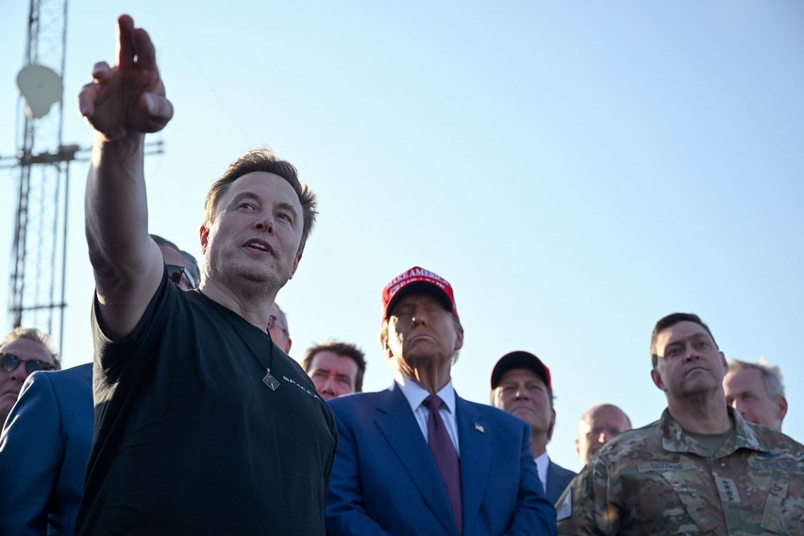 Body Language Expert Says Trump Is Acting "Submissive" Around Musk