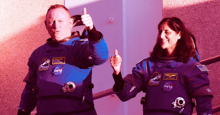 Chinese Astronauts Stranded in Space With No Return Vehicle