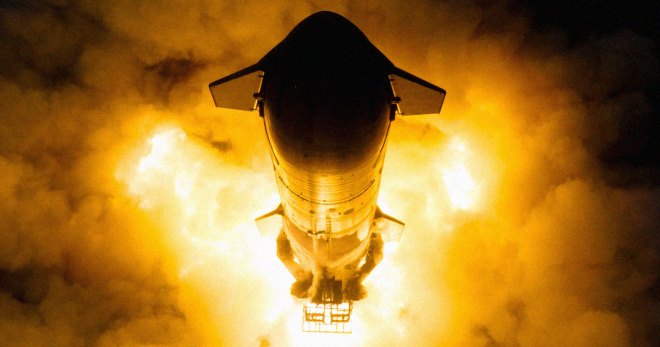 Part of Starship Explodes During SpaceX's Latest Test Flight