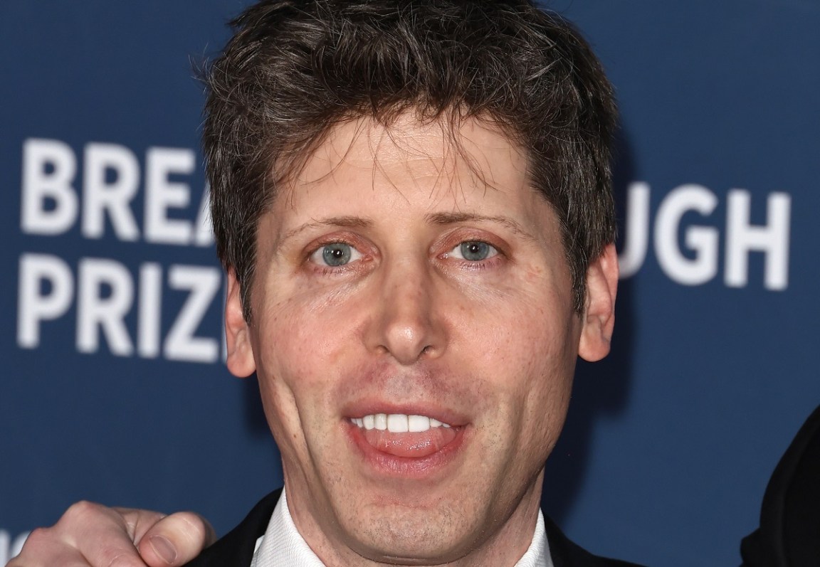 OpenAI Trying to Buy Chrome So It Can Ingest Your Entire Online Life to Train AI