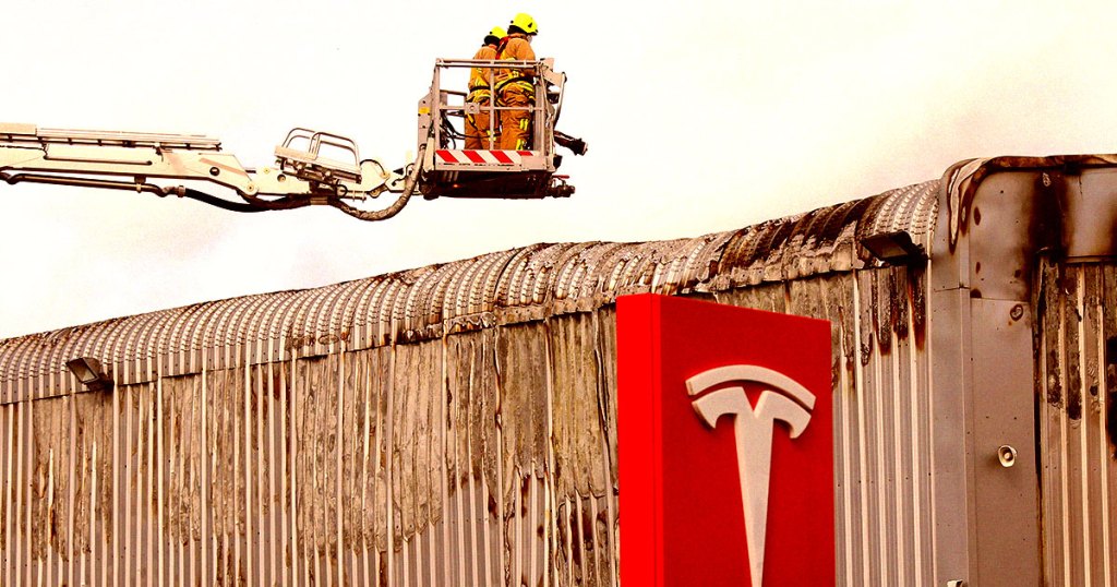 Experts Say the Actual Value of Tesla's Stock Is a Ticking Time Bomb