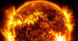 Scientists Say the Largest Solar Storm in Two Decades Is About to Blast ...