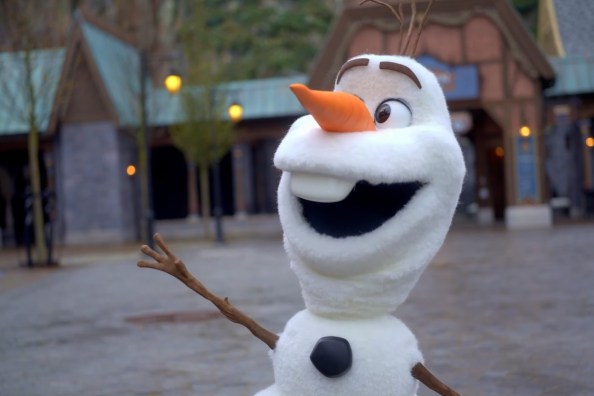 Disney's Robot Olaf Is a Straight Up Nightmare