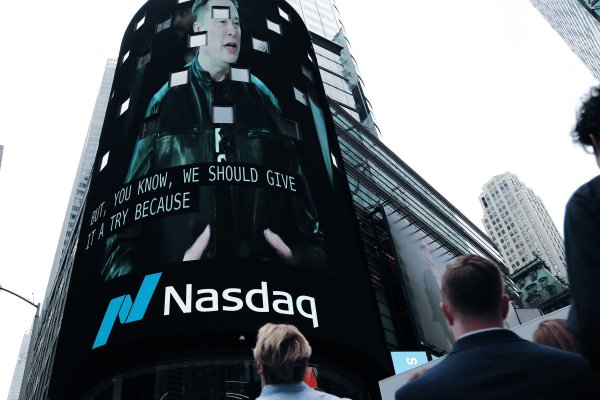 Wall Street Terrified That SpaceX Investors Will Dump Their Stocks